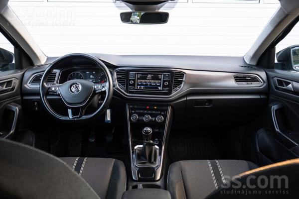 Brūns Volkswagen T-Roc 2018 Rīga, ar dzinēja tilpumu 1.50 L un nobraukumu 95 tūkst. km par 16500 €, foto 7 vietnē AUTOMOTO.COM.LV