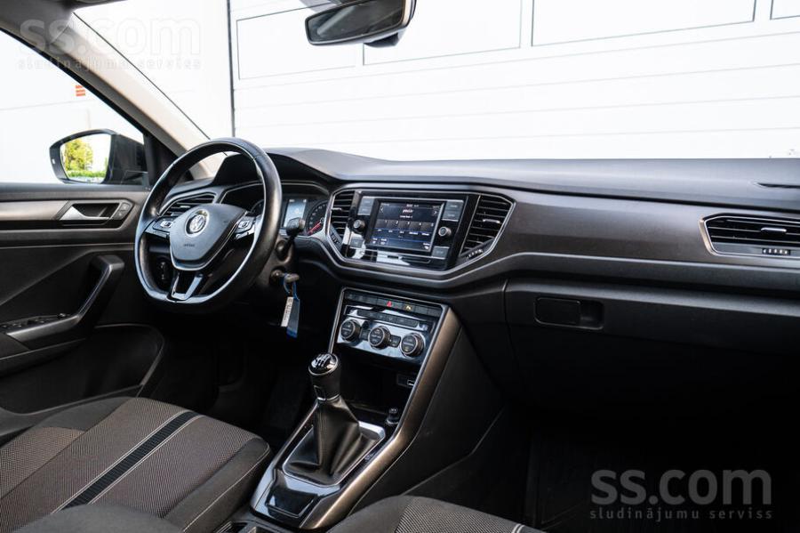 Brūns Volkswagen T-Roc 2018 Rīga, ar dzinēja tilpumu 1.50 L un nobraukumu 95 tūkst. km par 16500 €, foto 8 vietnē AUTOMOTO.COM.LV