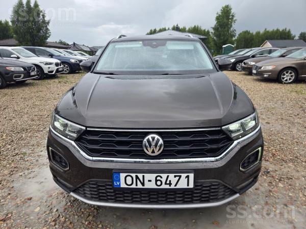 Brown Volkswagen T-Roc 2018 in Jelgava, with an engine capacity of 2.00 L and mileage of 0 thousand km for 14900 €, photo 4 on AUTOMOTO.COM.LV