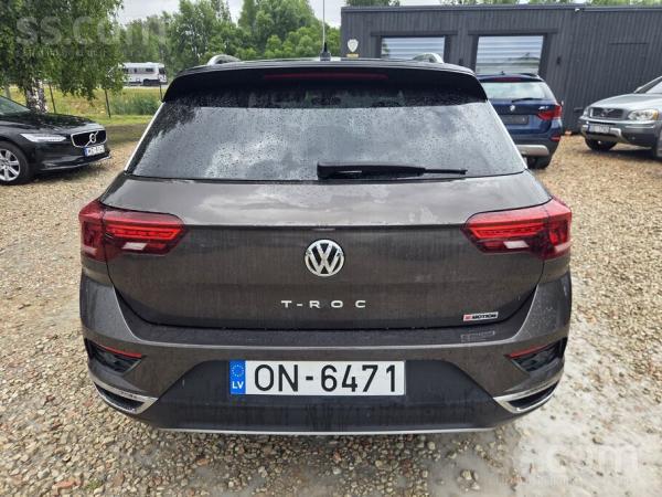 Brown Volkswagen T-Roc 2018 in Jelgava, with an engine capacity of 2.00 L and mileage of 0 thousand km for 14900 €, photo 8 on AUTOMOTO.COM.LV