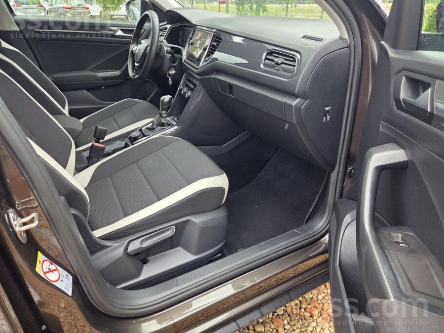 Brūns Volkswagen T-Roc 2018 Jelgava, ar dzinēja tilpumu 2.00 L un nobraukumu 0 tūkst. km par 14900 €, foto 12 vietnē AUTOMOTO.COM.LV