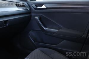Brūns Volkswagen T-Roc 2020 Rīga, ar dzinēja tilpumu 2.00 L un nobraukumu 65 tūkst. km par 19490 €, foto 25 vietnē AUTOMOTO.COM.LV