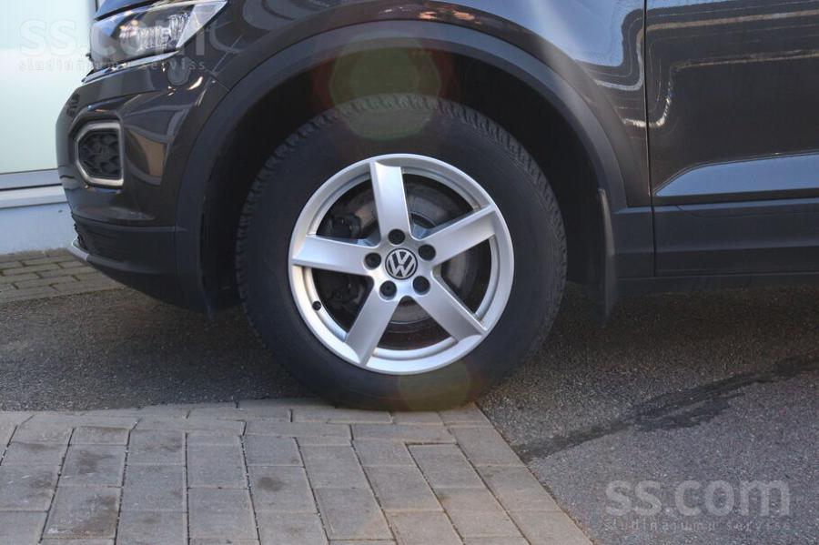 Brūns Volkswagen T-Roc 2020 Rīga, ar dzinēja tilpumu 2.00 L un nobraukumu 65 tūkst. km par 19490 €, foto 34 vietnē AUTOMOTO.COM.LV