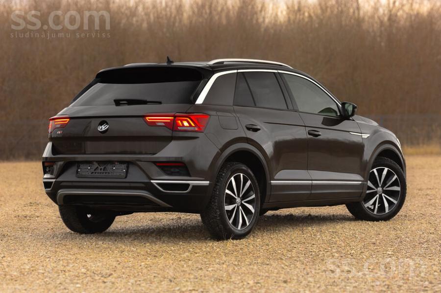 Brūns Volkswagen T-Roc 2018 Jelgava, ar dzinēja tilpumu 1.50 L un nobraukumu 320 tūkst. km par 14650 €, foto 4 vietnē AUTOMOTO.COM.LV