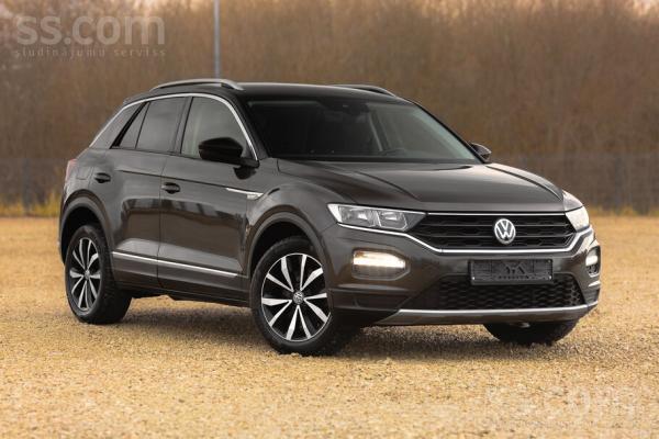 Brown Volkswagen T-Roc 2018 in Jelgava, with an engine capacity of 1.50 L and mileage of 320 thousand km for 13400 €, photo 1 on AUTOMOTO.COM.LV