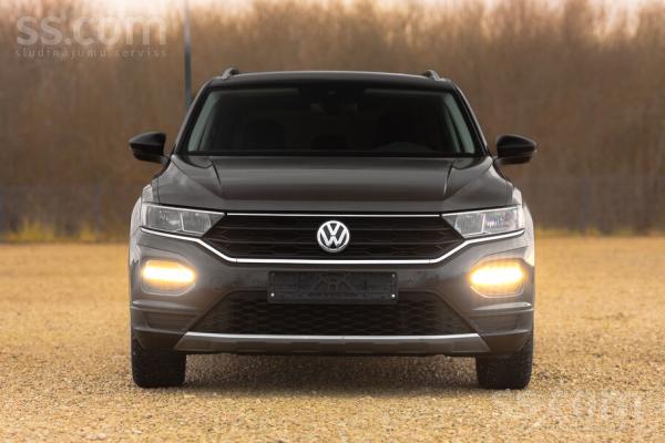 Brūns Volkswagen T-Roc 2018 Jelgava, ar dzinēja tilpumu 1.50 L un nobraukumu 320 tūkst. km par 13400 €, foto 6 vietnē AUTOMOTO.COM.LV