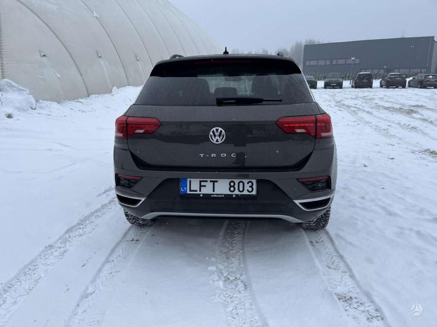 Brown Volkswagen T-Roc 2019 in Kaunas, with an engine capacity of 1.97 L and mileage of 167 thousand km for 18200 €, photo 4 on AUTOMOTO.COM.LV