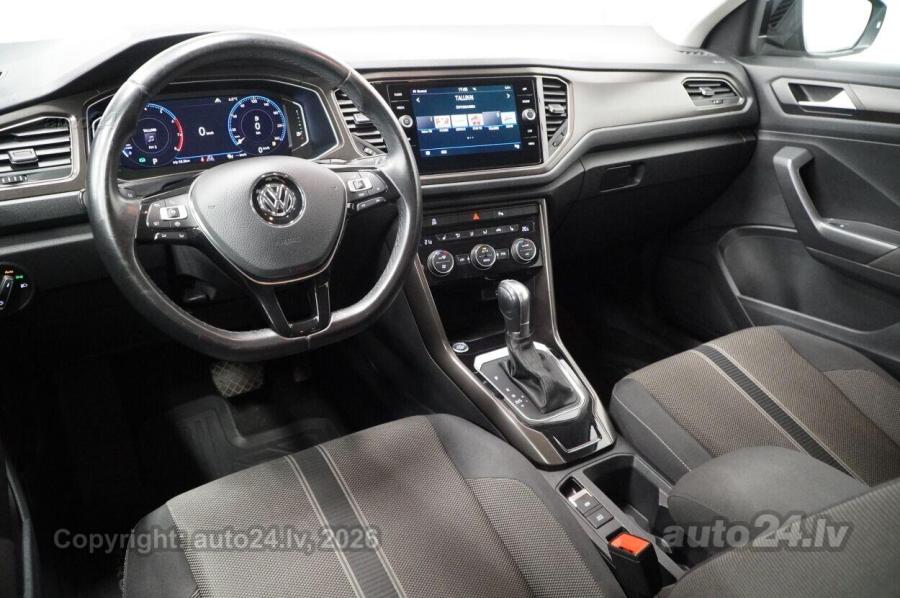 Brown Volkswagen T-Roc 2019 in Tallinn, with an engine capacity of 1.50 L and mileage of 130 thousand km for 17000 €, photo 9 on AUTOMOTO.COM.LV