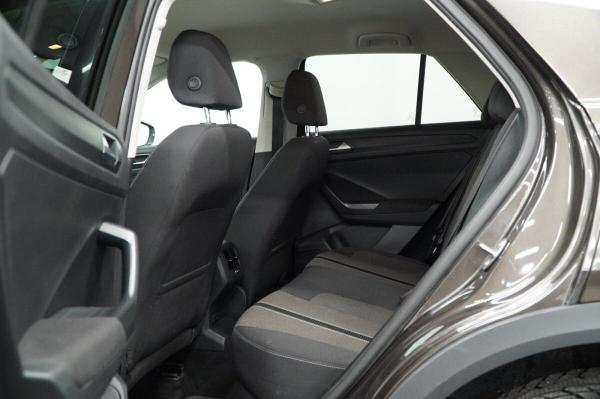 Brown Volkswagen T-Roc 2019 in Tallinn, with an engine capacity of 1.50 L and mileage of 130 thousand km for 17000 €, photo 8 on AUTOMOTO.COM.LV