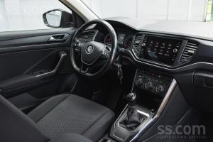 Volkswagen T-Roc 2018 in Ventspils, with an engine capacity of 1.00 L and mileage of 43 thousand km for 16250 €, photo 14 on AUTOMOTO.COM.LV