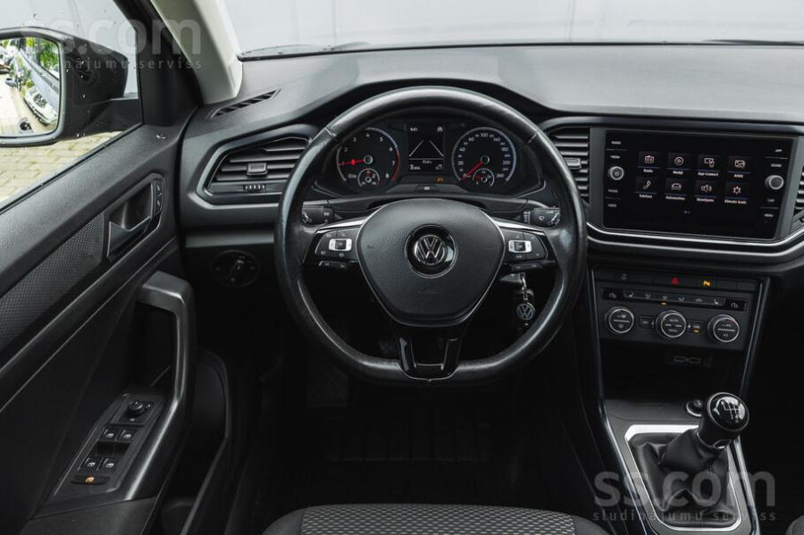 Volkswagen T-Roc 2018 in Ventspils, with an engine capacity of 1.00 L and mileage of 43 thousand km for 16250 €, photo 16 on AUTOMOTO.COM.LV