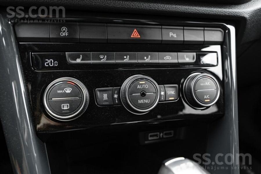 Volkswagen T-Roc 2018 in Riga, with an engine capacity of 2.00 L and mileage of 205 thousand km for 14950 €, photo 15 on AUTOMOTO.COM.LV