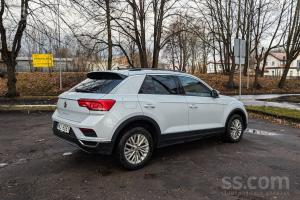 Volkswagen T-Roc 2019 in Riga, with an engine capacity of 2.00 L and mileage of 176 thousand km for 15500 €, photo 2 on AUTOMOTO.COM.LV