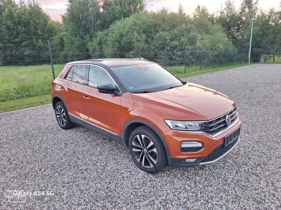 Volkswagen T-Roc 2019 in Kaunas, with an engine capacity of 1.60 L and mileage of 209 thousand km for 9999 €, photo 1 on AUTOMOTO.COM.LV
