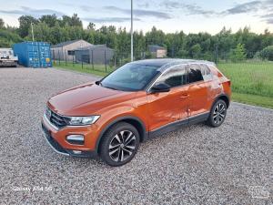 Volkswagen T-Roc 2019 in Kaunas, with an engine capacity of 1.60 L and mileage of 209 thousand km for 9999 €, photo 4 on AUTOMOTO.COM.LV