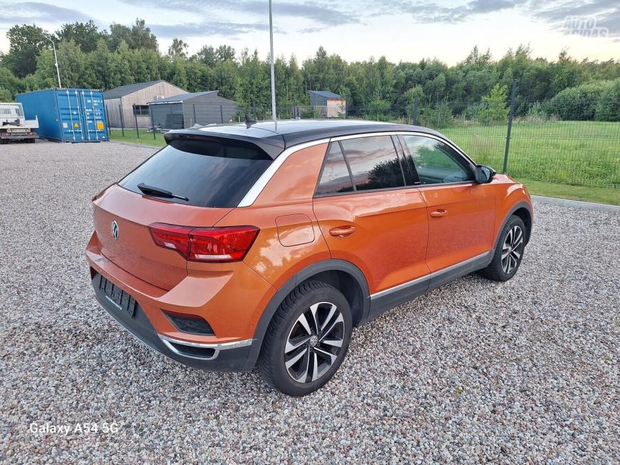 Volkswagen T-Roc 2019 in Kaunas, with an engine capacity of 1.60 L and mileage of 209 thousand km for 9999 €, photo 5 on AUTOMOTO.COM.LV