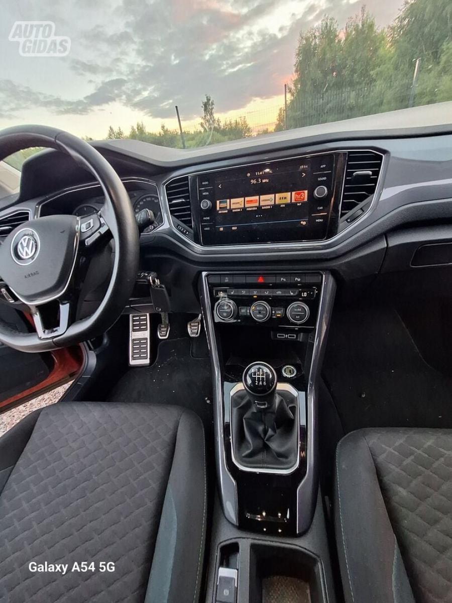 Volkswagen T-Roc 2019 in Kaunas, with an engine capacity of 1.60 L and mileage of 209 thousand km for 9999 €, photo 8 on AUTOMOTO.COM.LV