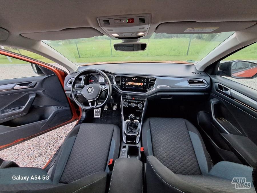 Volkswagen T-Roc 2019 in Kaunas, with an engine capacity of 1.60 L and mileage of 209 thousand km for 9999 €, photo 12 on AUTOMOTO.COM.LV