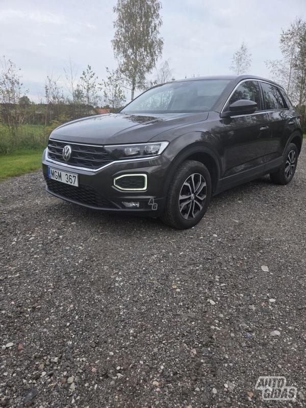 Volkswagen T-Roc 2019 in Plunge, with an engine capacity of 1.50 L and mileage of 154 thousand km for 16999 €, photo 3 on AUTOMOTO.COM.LV