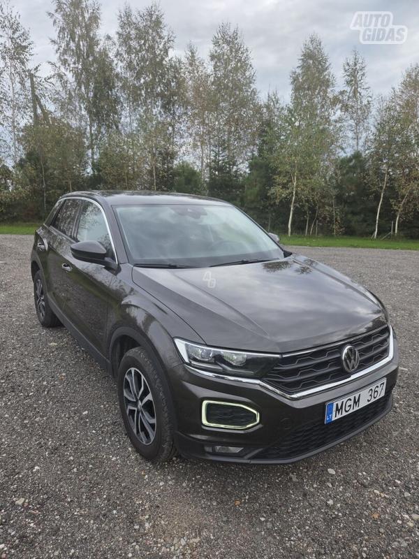 Volkswagen T-Roc 2019 in Plunge, with an engine capacity of 1.50 L and mileage of 154 thousand km for 16999 €, photo 6 on AUTOMOTO.COM.LV