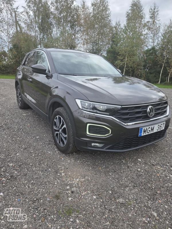 Volkswagen T-Roc 2019 in Plunge, with an engine capacity of 1.50 L and mileage of 154 thousand km for 16999 €, photo 7 on AUTOMOTO.COM.LV