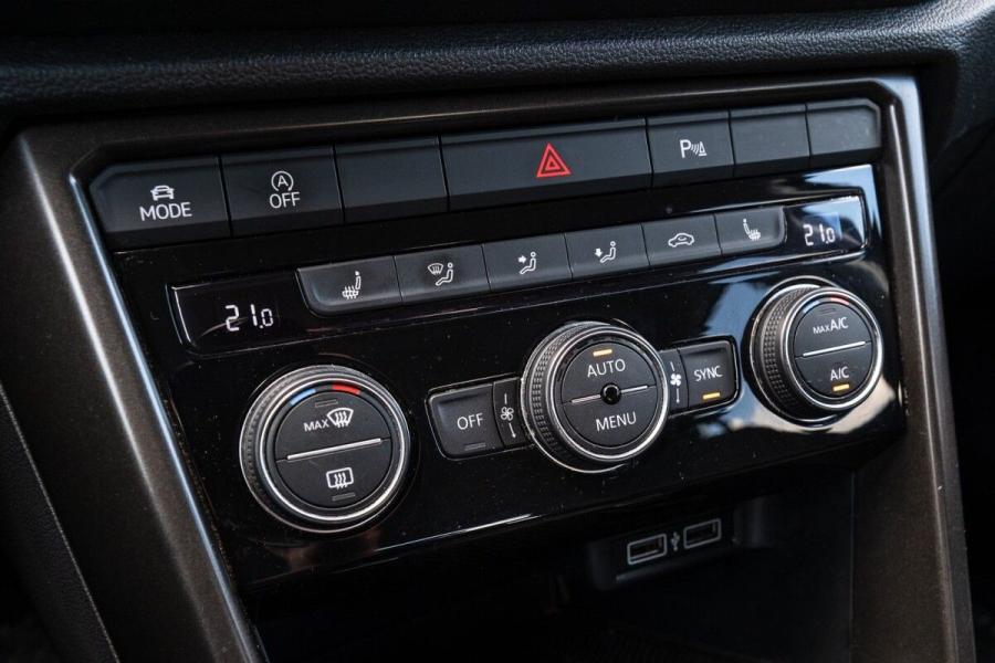 Volkswagen T-Roc 2020 Rīga, ar dzinēja tilpumu 2.00 L un nobraukumu 83 tūkst. km par 18900 €, foto 21 vietnē AUTOMOTO.COM.LV