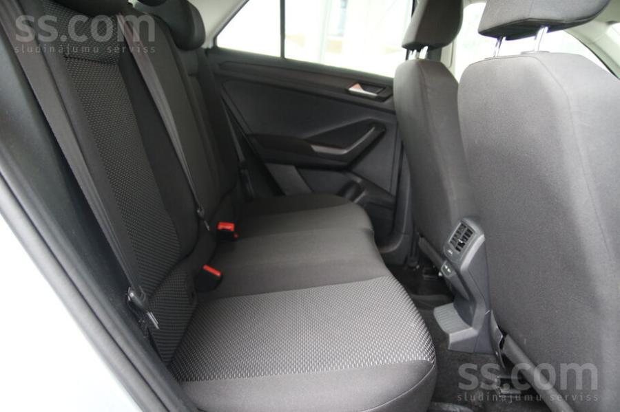 Volkswagen T-Roc 2021 Rīga, ar dzinēja tilpumu 1.00 L un nobraukumu 134 tūkst. km par 11990 €, foto 13 vietnē AUTOMOTO.COM.LV