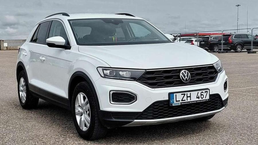 Volkswagen T-Roc 2021 in Vilnius, with an engine capacity of 1.50 L and mileage of 170 thousand km for 17800 €, photo 3 on AUTOMOTO.COM.LV