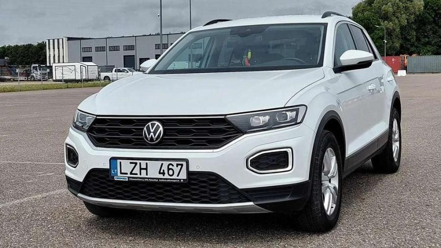 Volkswagen T-Roc 2021 in Vilnius, with an engine capacity of 1.50 L and mileage of 170 thousand km for 17800 €, photo 4 on AUTOMOTO.COM.LV