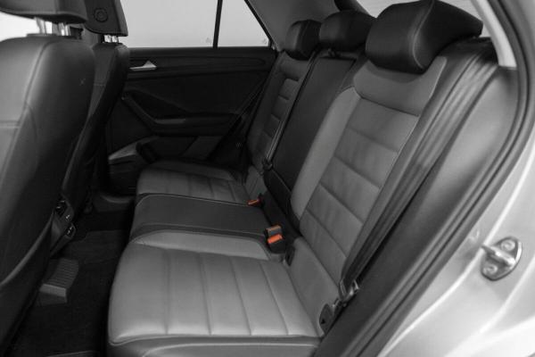 Volkswagen T-Roc 2022 in Vilnius, with an engine capacity of 2.00 L and mileage of 103 thousand km for 23900 €, photo 9 on AUTOMOTO.COM.LV