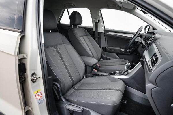 Volkswagen T-Roc 2022 in Riga, with an engine capacity of 1.50 L and mileage of 80 thousand km for 21350 €, photo 6 on AUTOMOTO.COM.LV