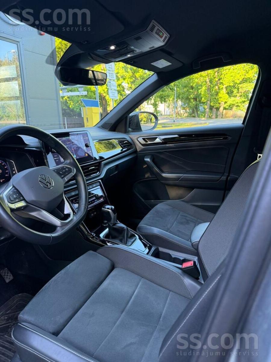 Volkswagen T-Roc 2024 Rīga, ar dzinēja tilpumu 1.50 L un nobraukumu 33 tūkst. km par 24700 €, foto 6 vietnē AUTOMOTO.COM.LV
