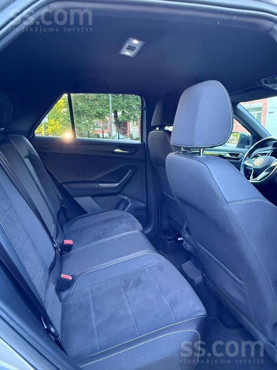 Volkswagen T-Roc 2024 Rīga, ar dzinēja tilpumu 1.50 L un nobraukumu 33 tūkst. km par 24700 €, foto 8 vietnē AUTOMOTO.COM.LV