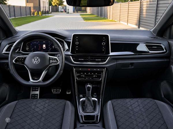 Volkswagen T-Roc 2024 in Kaunas, with an engine capacity of 1.97 L and mileage of 72 thousand km for 24500 €, photo 3 on AUTOMOTO.COM.LV