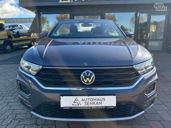 Pelēks Volkswagen T-Roc 2021 Kauņa, ar dzinēja tilpumu 1.00 L un nobraukumu 40 tūkst. km par 22212 €, foto 2 vietnē AUTOMOTO.COM.LV