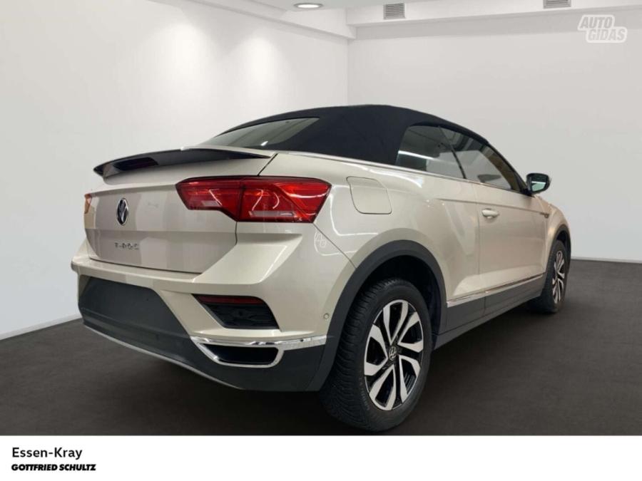 Grey Volkswagen T-Roc 2021 in Kaunas, with an engine capacity of 1.00 L and mileage of 27 thousand km for 26469 €, photo 3 on AUTOMOTO.COM.LV