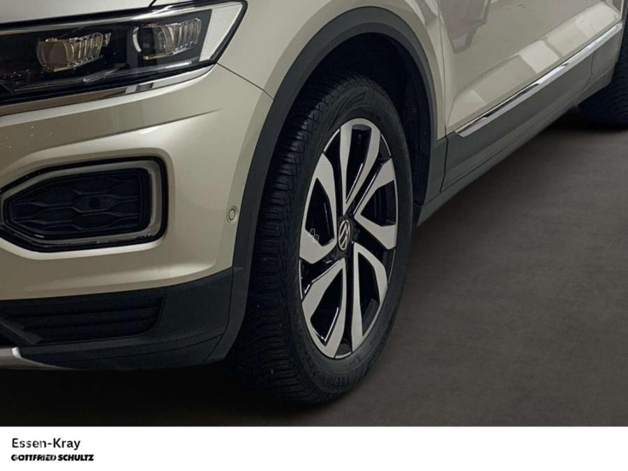 Grey Volkswagen T-Roc 2021 in Kaunas, with an engine capacity of 1.00 L and mileage of 27 thousand km for 26469 €, photo 8 on AUTOMOTO.COM.LV