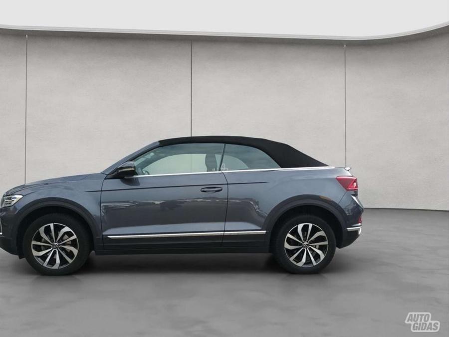 Grey Volkswagen T-Roc 2022 in Kaunas, with an engine capacity of 1.50 L and mileage of 19 thousand km for 30056 €, photo 2 on AUTOMOTO.COM.LV