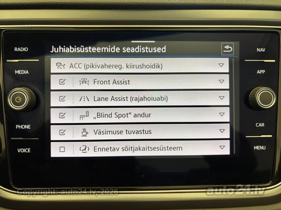 Серый Фольксваген Ти-Рок 2022 в Таллин, объемом двигателя 1.50 л и пробегом 76 тыс. км за 21900 €, фото 10 на AUTOMOTO.COM.LV