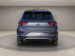 Pelēks Volkswagen T-Roc 2017 Kauņa, ar dzinēja tilpumu 2.00 L un nobraukumu 92 tūkst. km par 22390 €, foto 10 vietnē AUTOMOTO.COM.LV