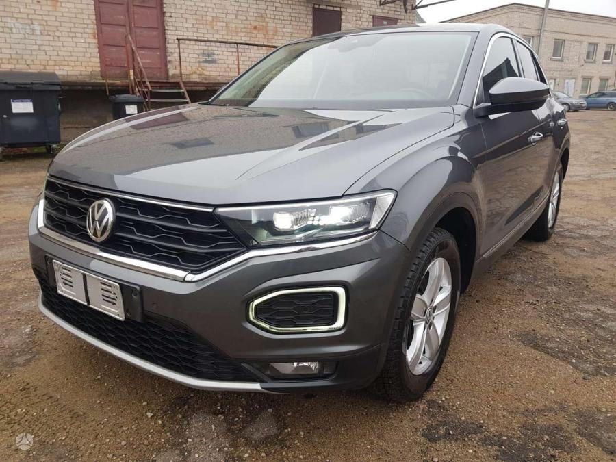Pelēks Volkswagen T-Roc 2018 Šauļi, ar dzinēja tilpumu 1.97 L un nobraukumu 194 tūkst. km par 14900 €, foto 1 vietnē AUTOMOTO.COM.LV
