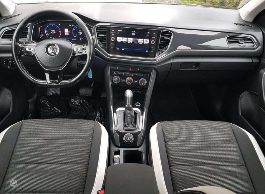 Pelēks Volkswagen T-Roc 2018 Šauļi, ar dzinēja tilpumu 1.97 L un nobraukumu 194 tūkst. km par 14900 €, foto 10 vietnē AUTOMOTO.COM.LV