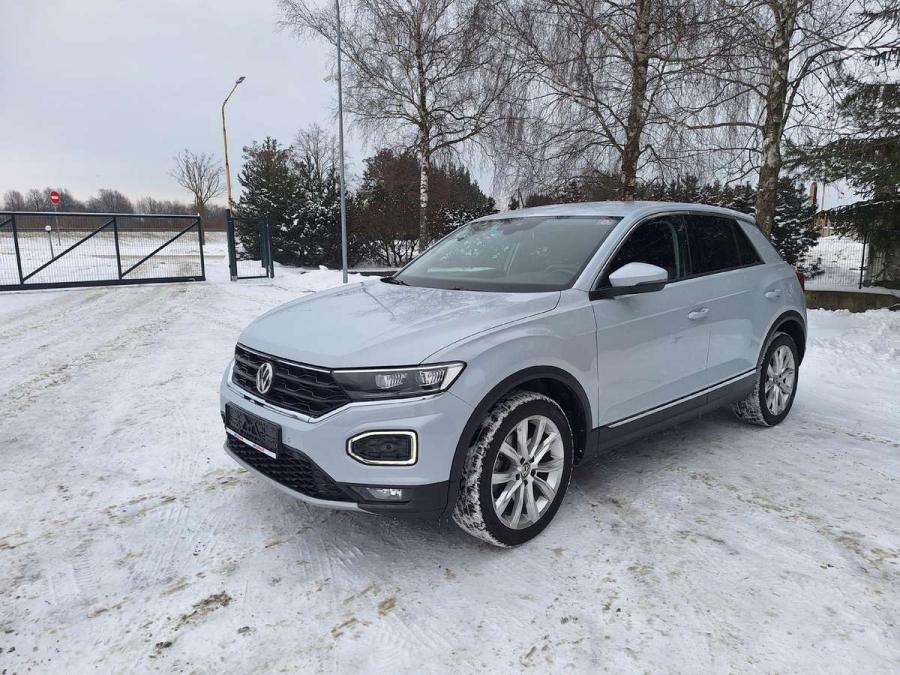 Pelēks Volkswagen T-Roc 2018 Kauņa, ar dzinēja tilpumu 1.97 L un nobraukumu 148 tūkst. km par 14800 €, foto 1 vietnē AUTOMOTO.COM.LV