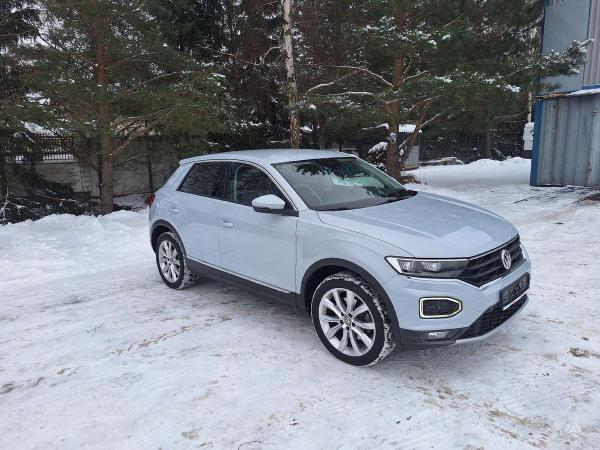 Grey Volkswagen T-Roc 2018 in Kaunas, with an engine capacity of 1.97 L and mileage of 148 thousand km for 14800 €, photo 2 on AUTOMOTO.COM.LV