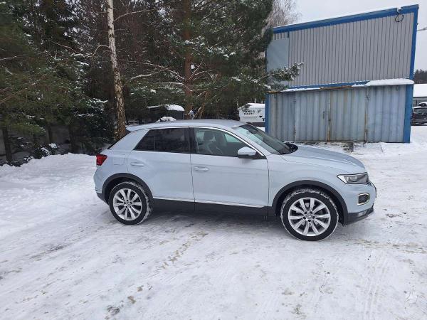 Grey Volkswagen T-Roc 2018 in Kaunas, with an engine capacity of 1.97 L and mileage of 148 thousand km for 14800 €, photo 8 on AUTOMOTO.COM.LV