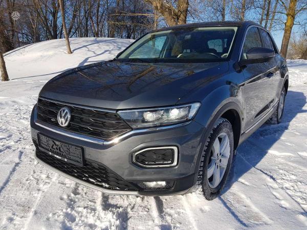 Grey Volkswagen T-Roc 2018 in Siauliai, with an engine capacity of 1.97 L and mileage of 194 thousand km for 14900 €, photo 1 on AUTOMOTO.COM.LV
