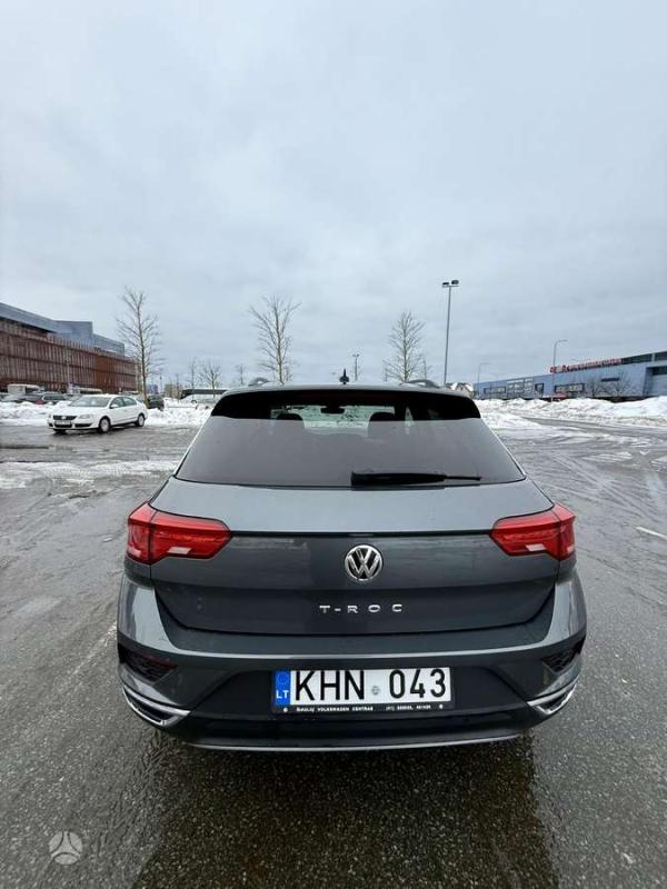 Grey Volkswagen T-Roc 2018 in Klaipeda, with an engine capacity of 1.50 L and mileage of 90 thousand km for 14800 €, photo 5 on AUTOMOTO.COM.LV