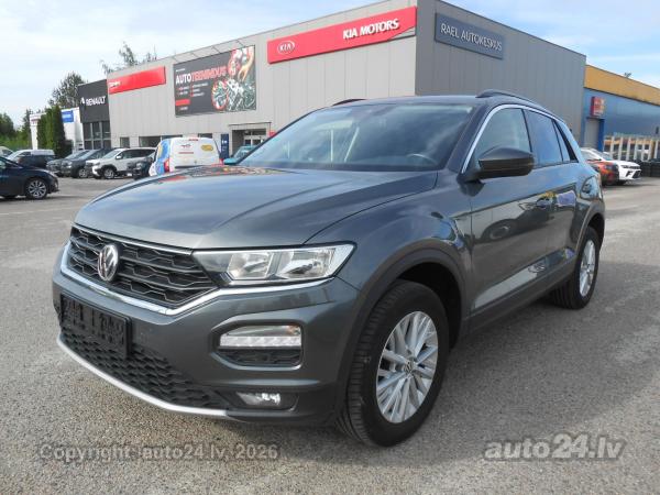 Grey Volkswagen T-Roc 2018 in Viljandi, with an engine capacity of 1.60 L and mileage of 171 thousand km for 13990 €, photo 1 on AUTOMOTO.COM.LV