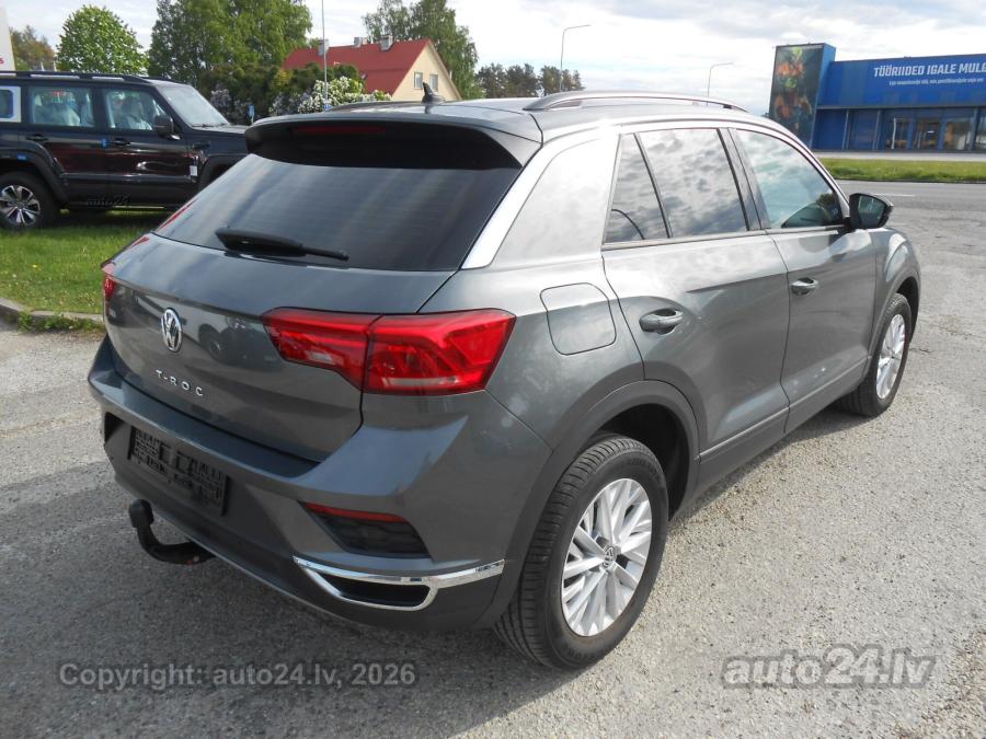 Grey Volkswagen T-Roc 2018 in Viljandi, with an engine capacity of 1.60 L and mileage of 171 thousand km for 13990 €, photo 3 on AUTOMOTO.COM.LV