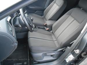 Grey Volkswagen T-Roc 2018 in Viljandi, with an engine capacity of 1.60 L and mileage of 171 thousand km for 13990 €, photo 11 on AUTOMOTO.COM.LV